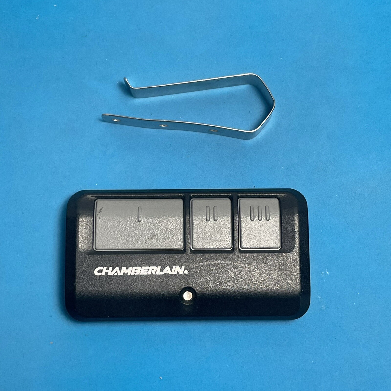 Chamberlain 953EV/EVC 3-Button Garage Door Gate Opener HBW7964 | eBay