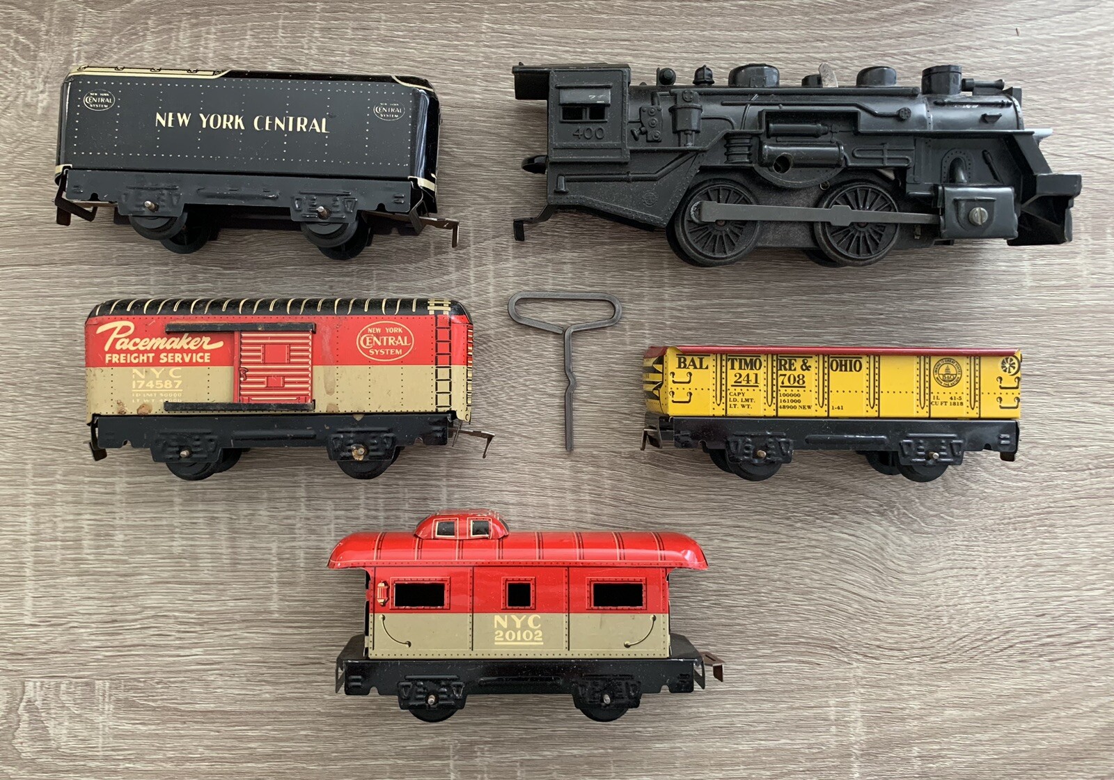 MARX train - HTF 400 Wind Up Locomotive w/ puffer 6 inch Freight Set ...