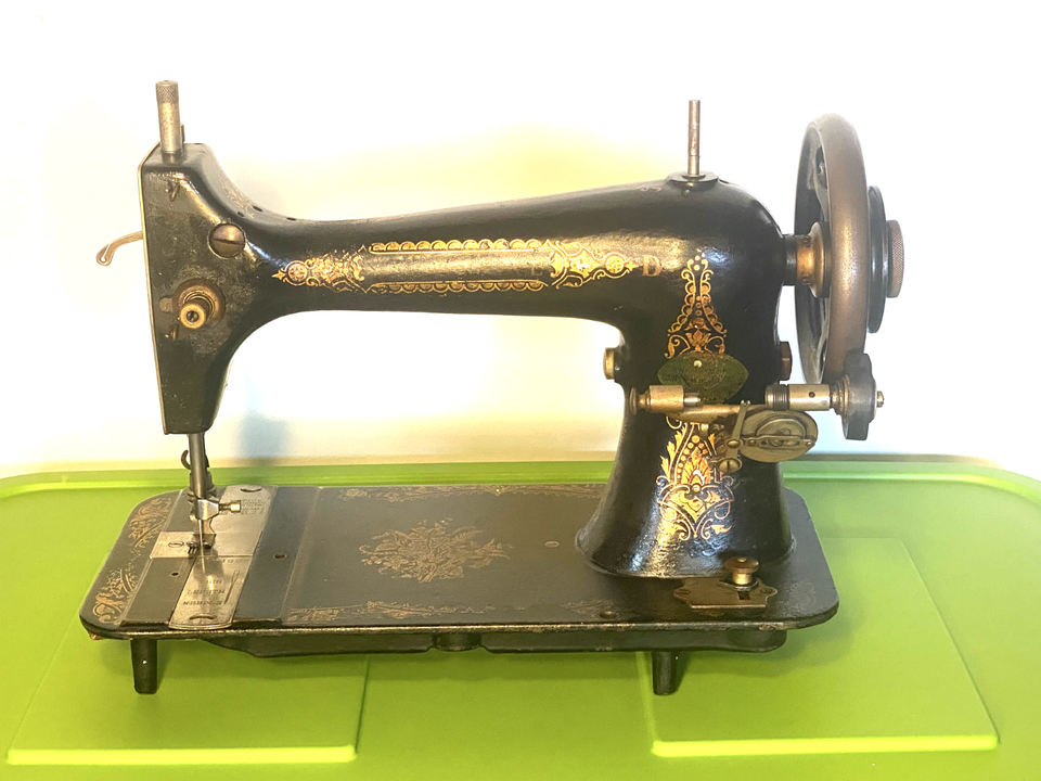 Antique Davis Sewing Machine Co. "The Exchange" - Late 1800s | eBay