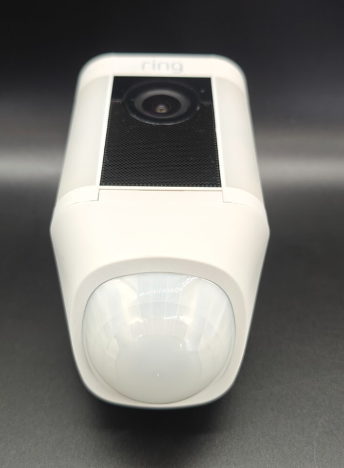 Ring Spotlight Cam 5AT3S8 Outdoor HD Security Camera Two Way Talk 2 ...