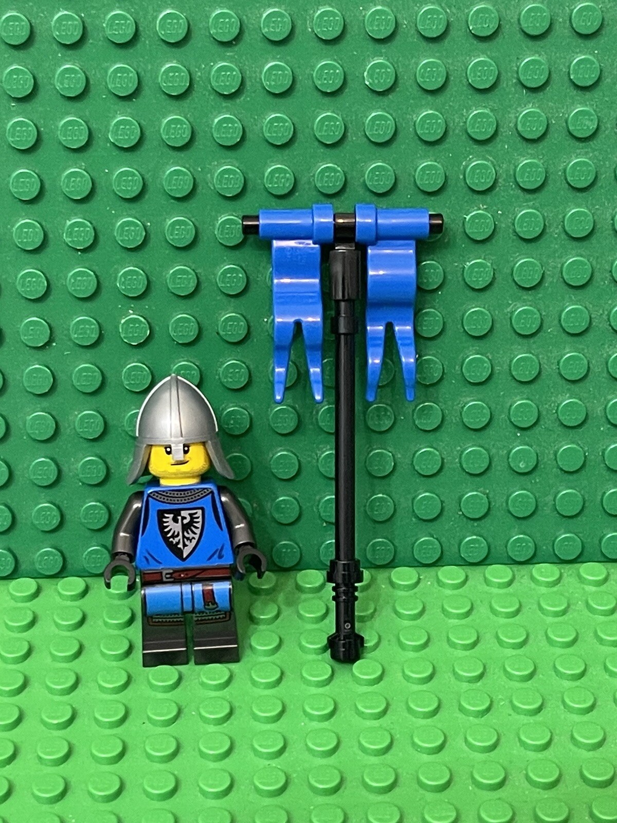 Lego Castle Black Falcon Shield Pattern Guard Mini Figure With Blue ...