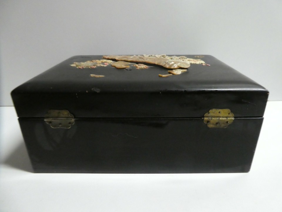 VINTAGE JAPANESE LACQUER JEWEL BOX INLAID SOAPSTONE MOTHER PEARL ...