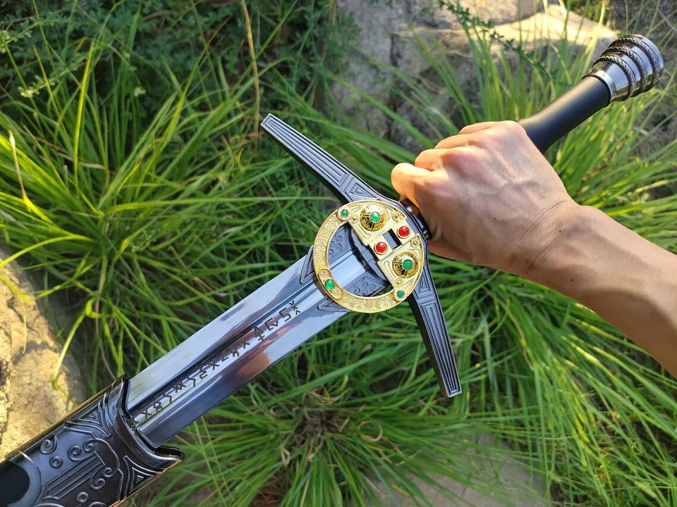 Sword Of Geralt With Renfri's Brooch Netflix's The Witcher Sword With ...