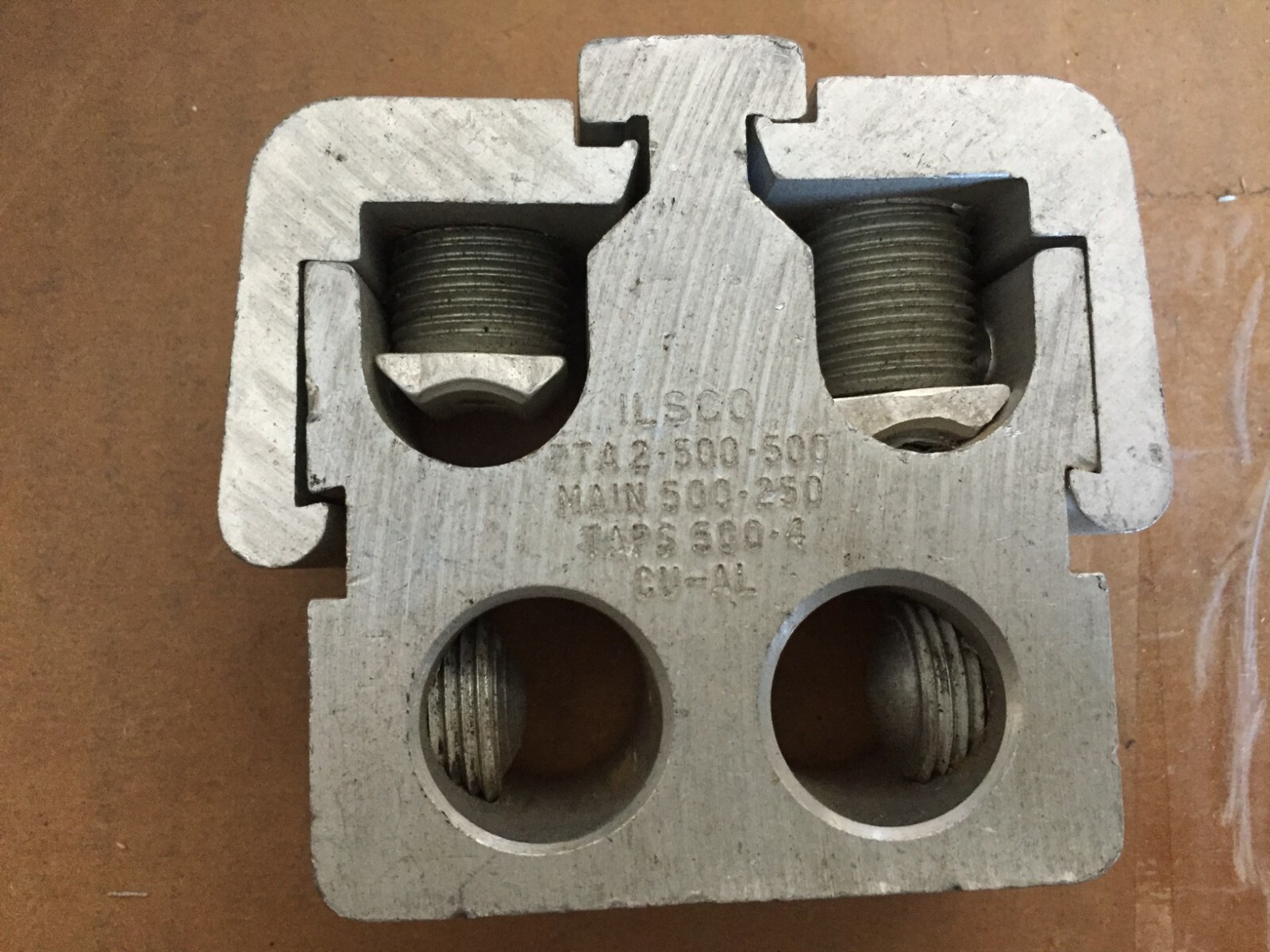 One ILSCO PTA 2-500-500 Parallel Tap Connector Main 500-250, Taps 500-4 ...