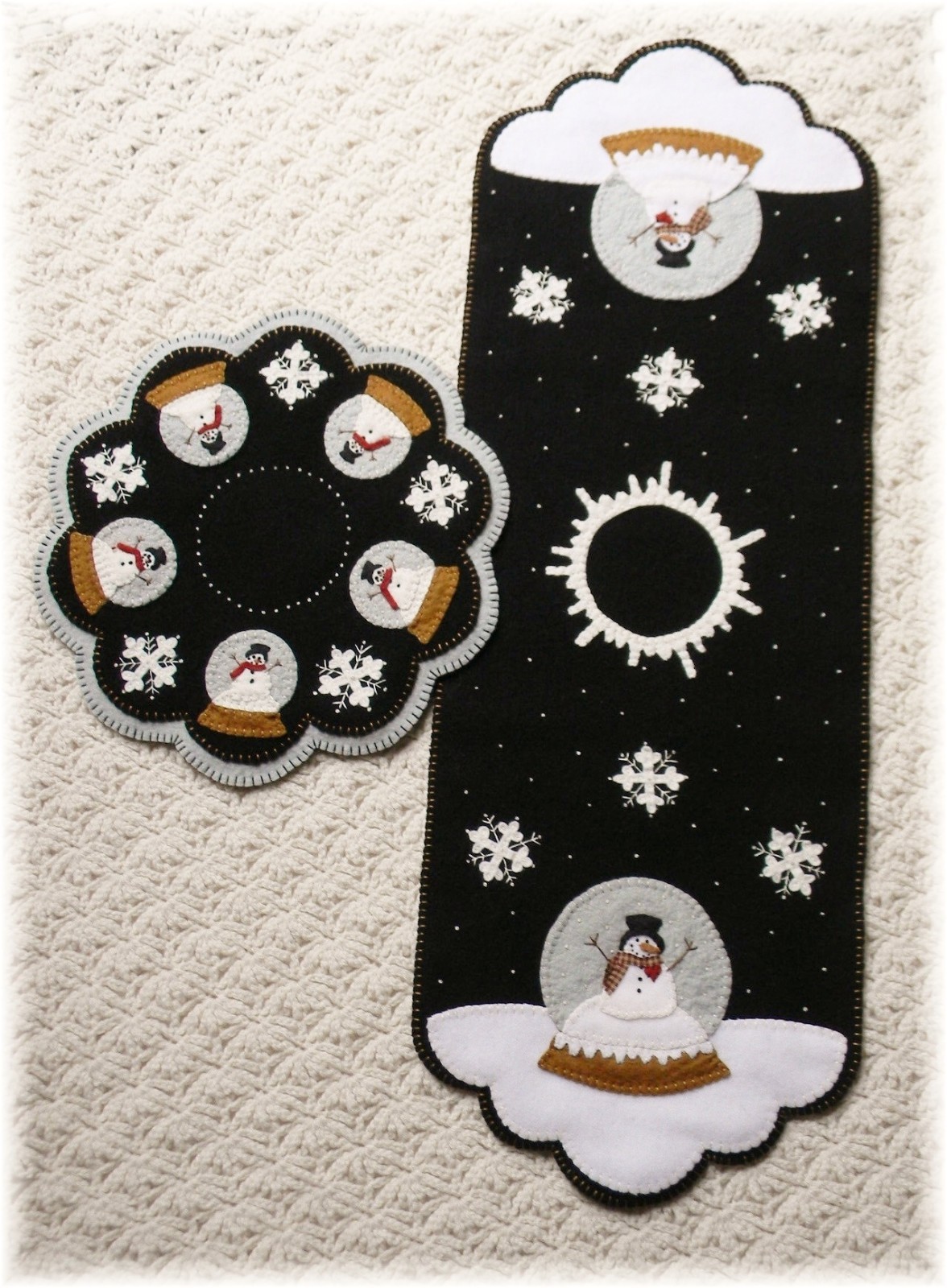 PATTERN~*A Winter World*~Snowman~Table Runner~Candle Mat~Penny Rug *2 ...