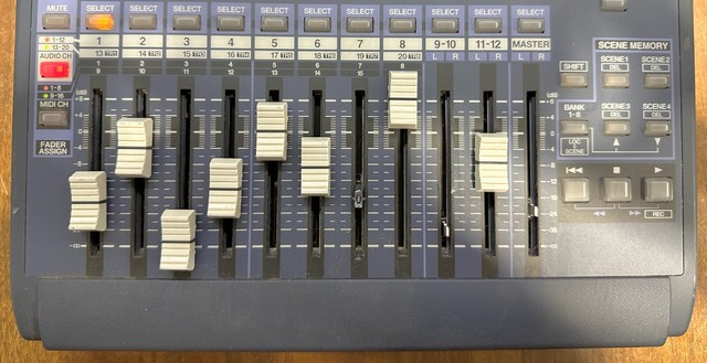 Roland Vm-3100 Pro Mixer 24 Bit 20 Channel Digital Mixer Mixing Station ...