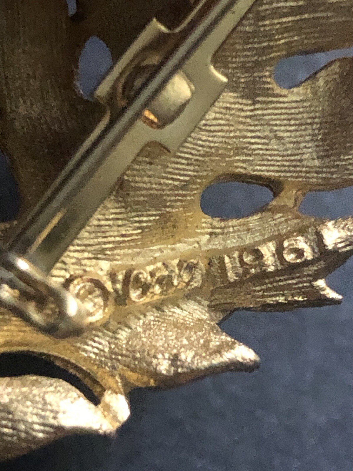 Vintage CORO 1961 Brooch Pin 1960s Gold tone Feather … - Gem