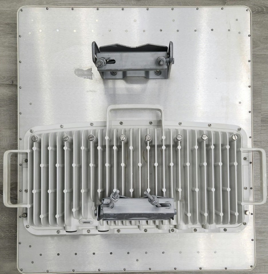 Cambium 3 Ghz Medusa PMP 450m Integrated Access Point, 90 Degree ...