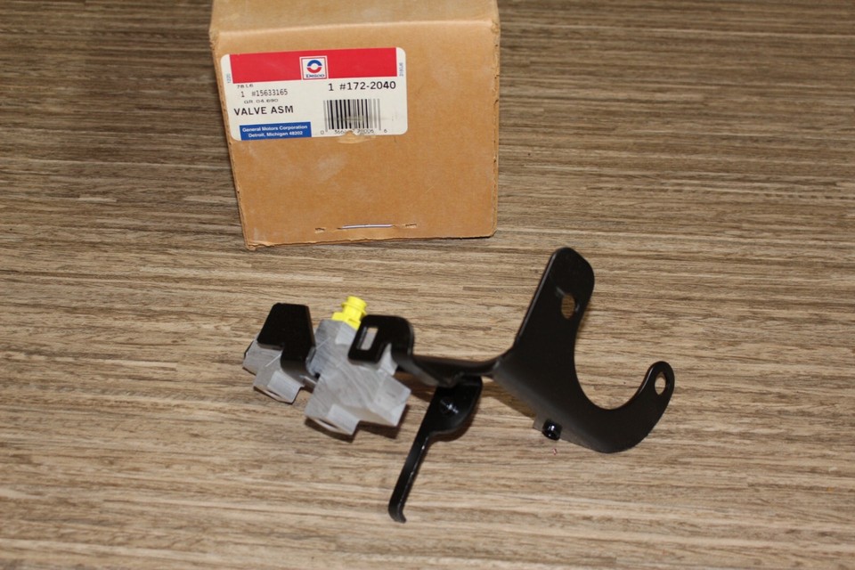 NOS GM 15633165 GMC Chevrolet C K 1988 -1996 Brake Proportioning Valve ...