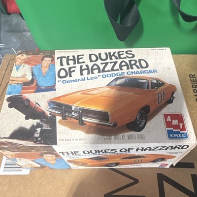 AMT Ertl The Dukes of Hazzard General Lee Dodge Charger 1:25 Model Kit ...
