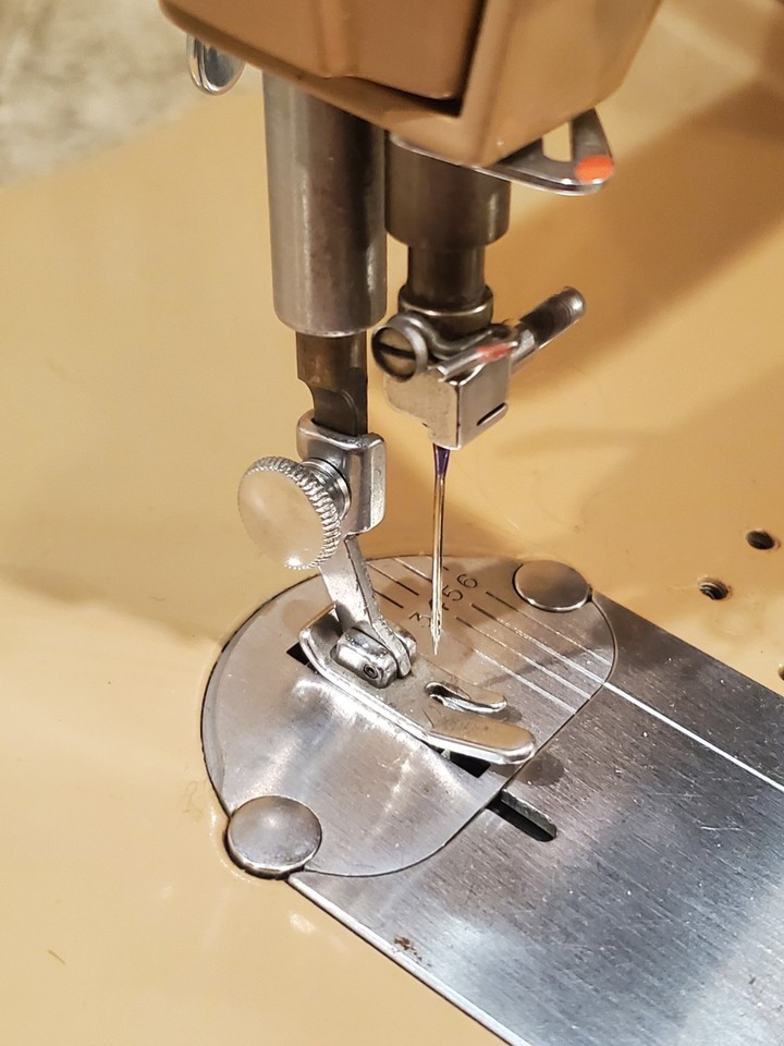 Vintage Singer Model 404 Slant Needle Sewing Machine Works Great w ...