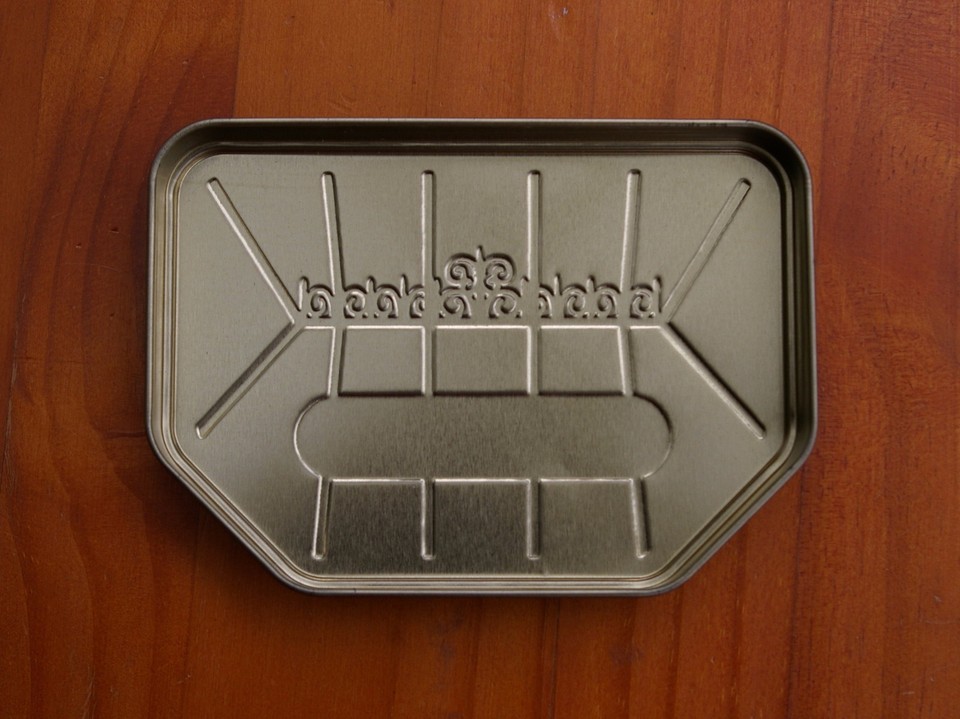 2000 M&M's Christmas Happy Holidays Tree Shop Wreaths Holly Metal Tin ...