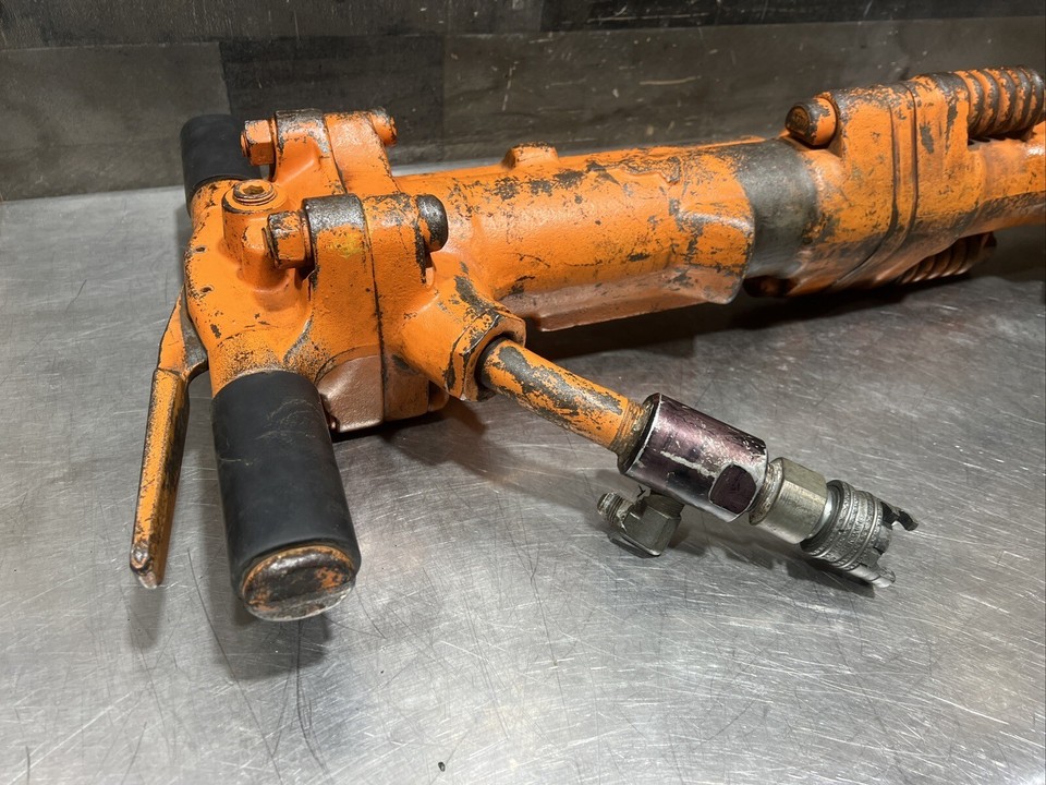 APT Air Pneumatic Pavement Breaker Demolition Jack Hammer 90 lbs. Used ...
