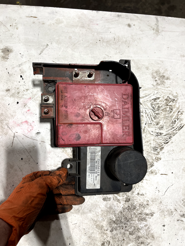 FREIGHTLINER CASCADIA DAIMLER BATTERY CABLE ACCESS MODULE A66-01882-002 ...