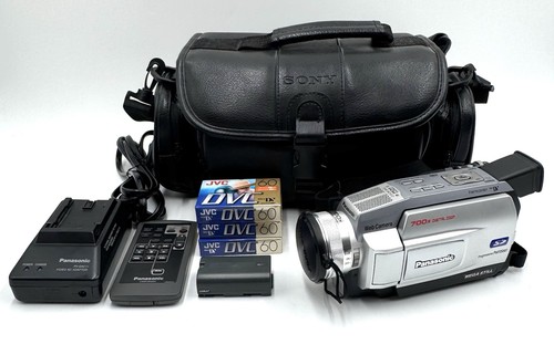 Panasonic Camcorder PV-DV402D Mini DV 700x Digital Zoom w/ Accessories ...