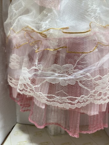 Item# 13099 Lovely Lenore Doll Heritage Signature Collection Doll With ...