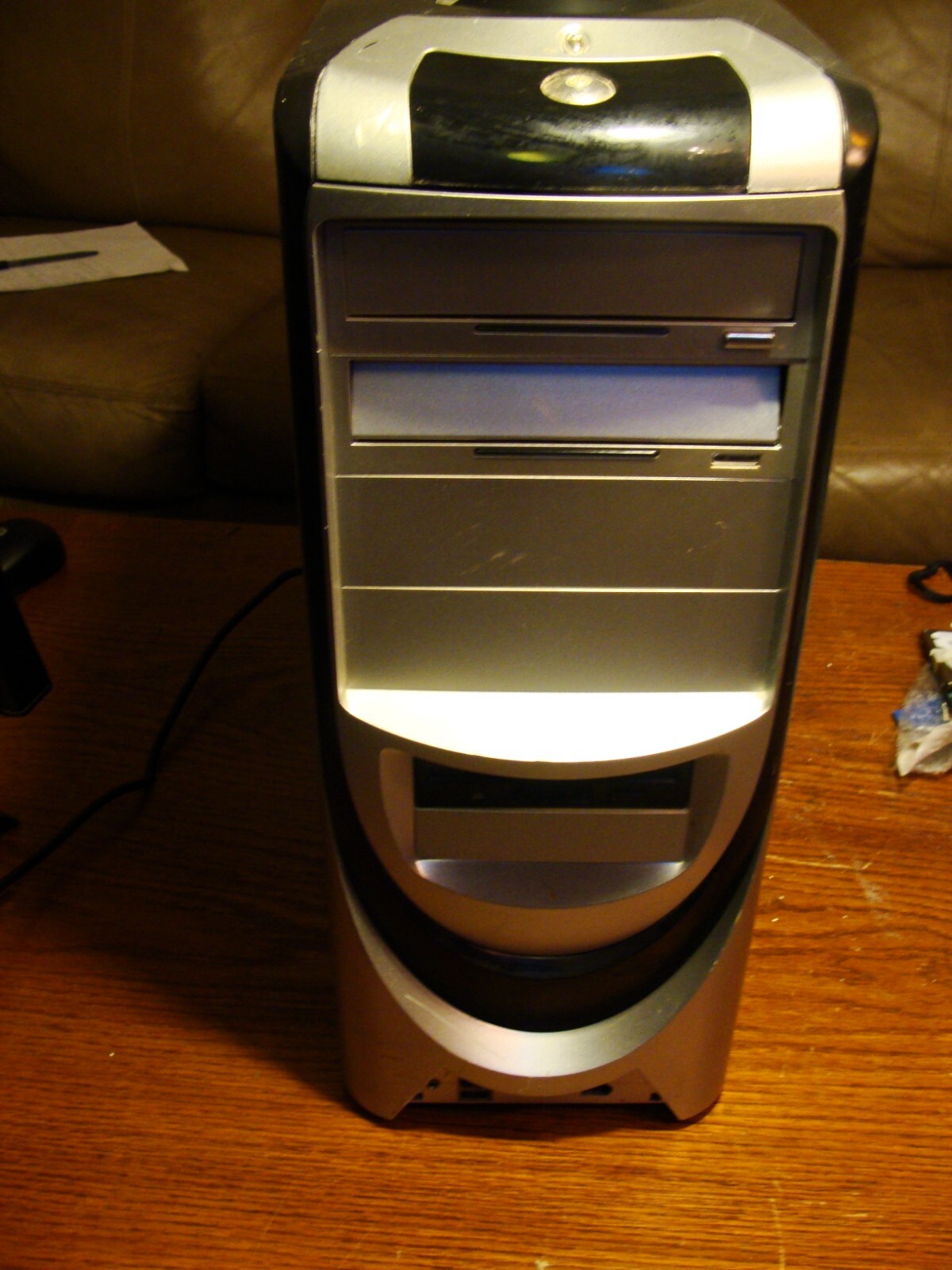 Vintage Custom Unbranded Desktop Pc P4 2.40Ghz 2.0GB RAM, 40GB HDD ...