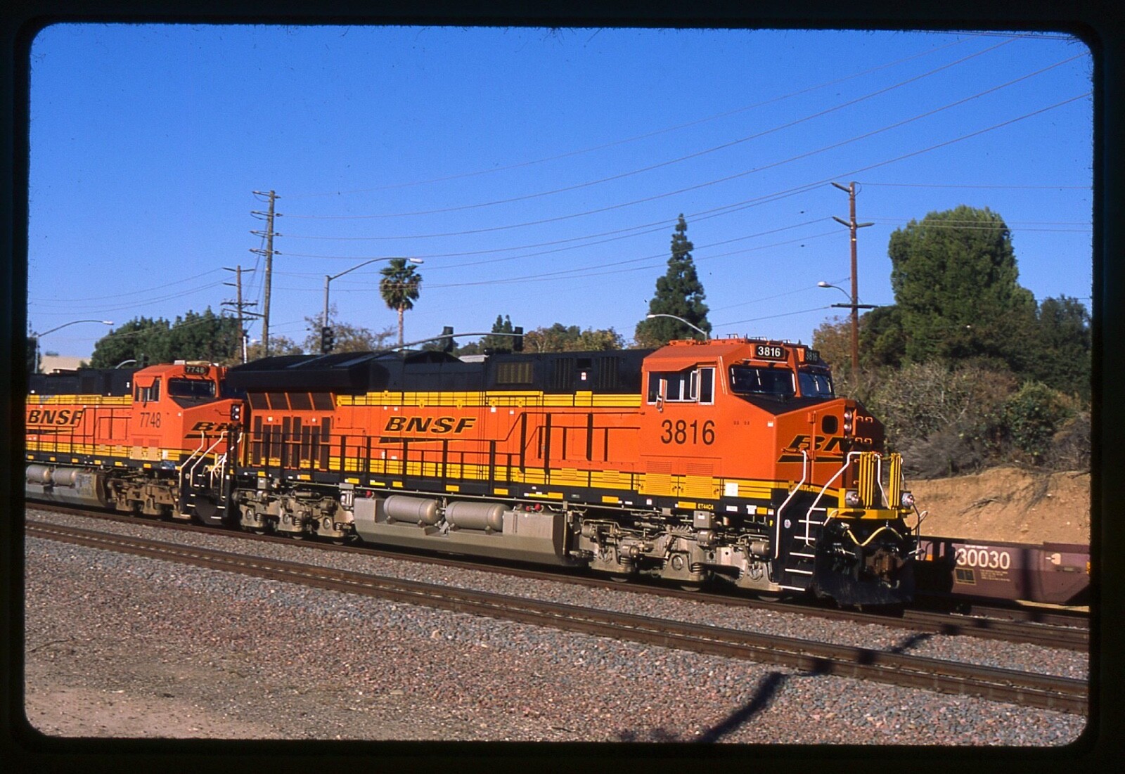 Railroad Slide - BNSF #3816 ET44C4 Locomotive 2016 Esperanza California Train | eBay
