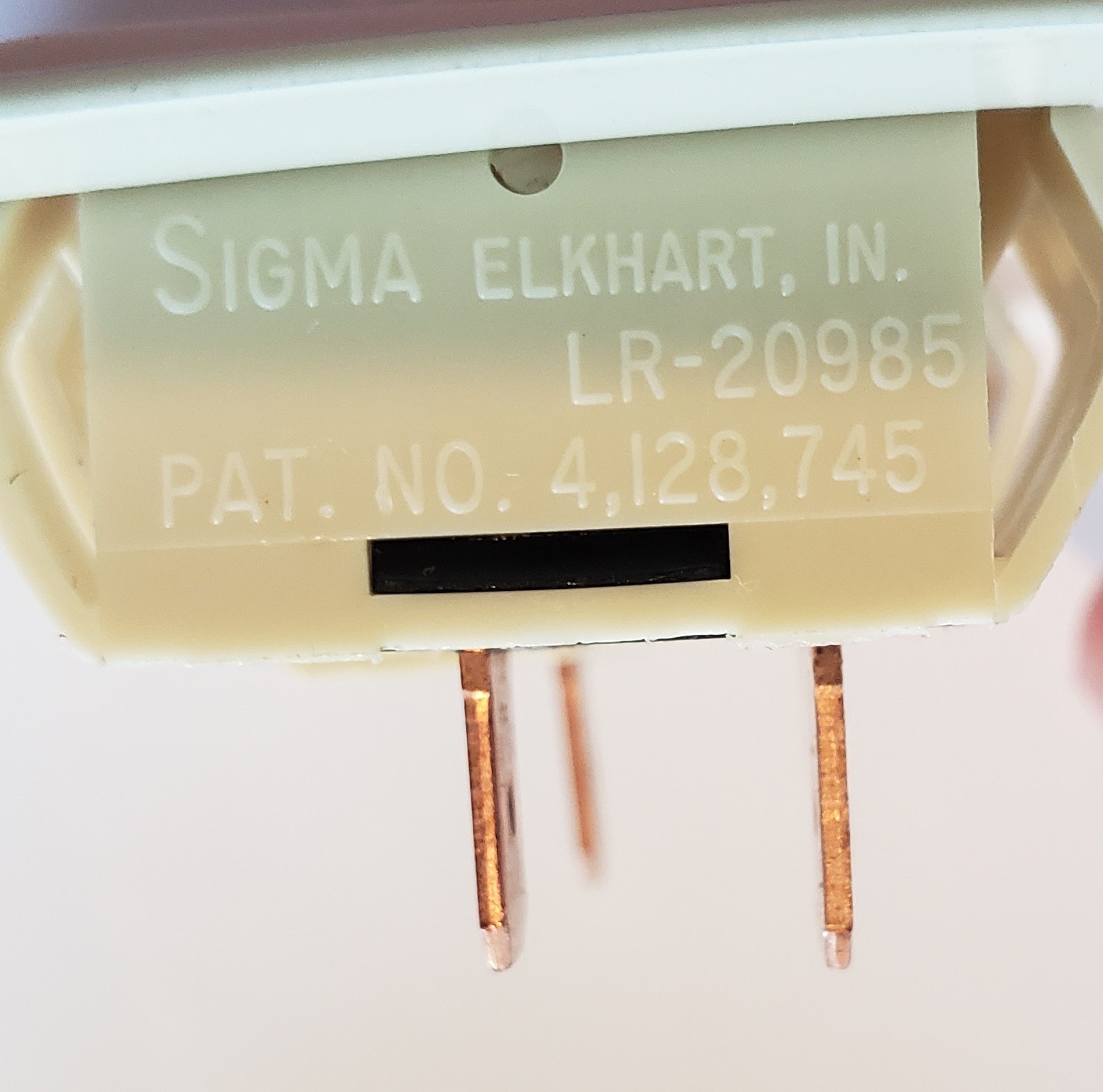 12V SIGMA 12 VOLT 2 GANG ON/OFF SWITCH RV CAMPER HORSE TRAILER IVORY 2 ...