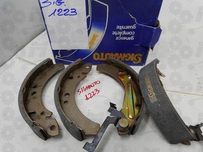 Rear brake shoes set for: Volkswagen Golf 1.1 from 1976 onwards and for ...