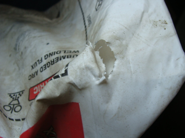 Lincolnweld A-96-S Submerged Arc Welding Alloy Flux (55 lbs Ripped Sack ...