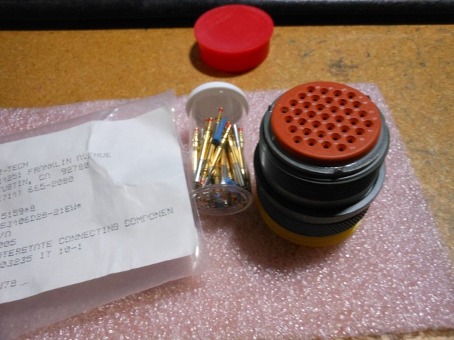 J-TECH CONNECTOR W/CONTACTS PART # MS3406D28-21EW NSN 5935-01-320-4944 ...