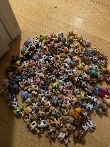LPS lot of 134 pets and other accessories! they are all vintage and ...