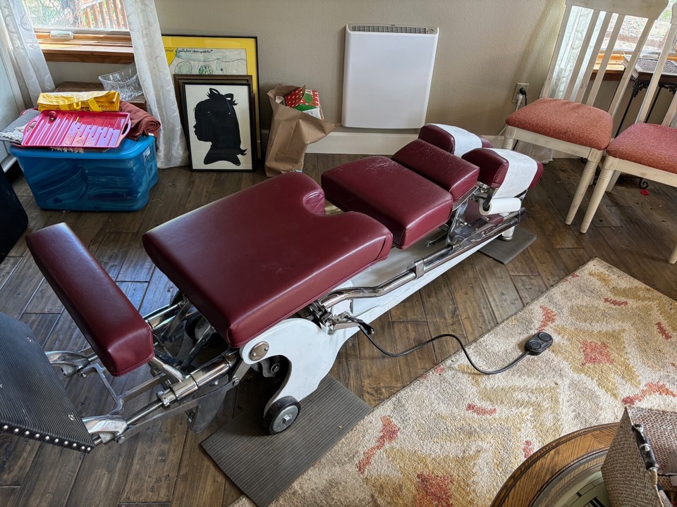 Zenith Hylo Chiropractic Table Used | eBay
