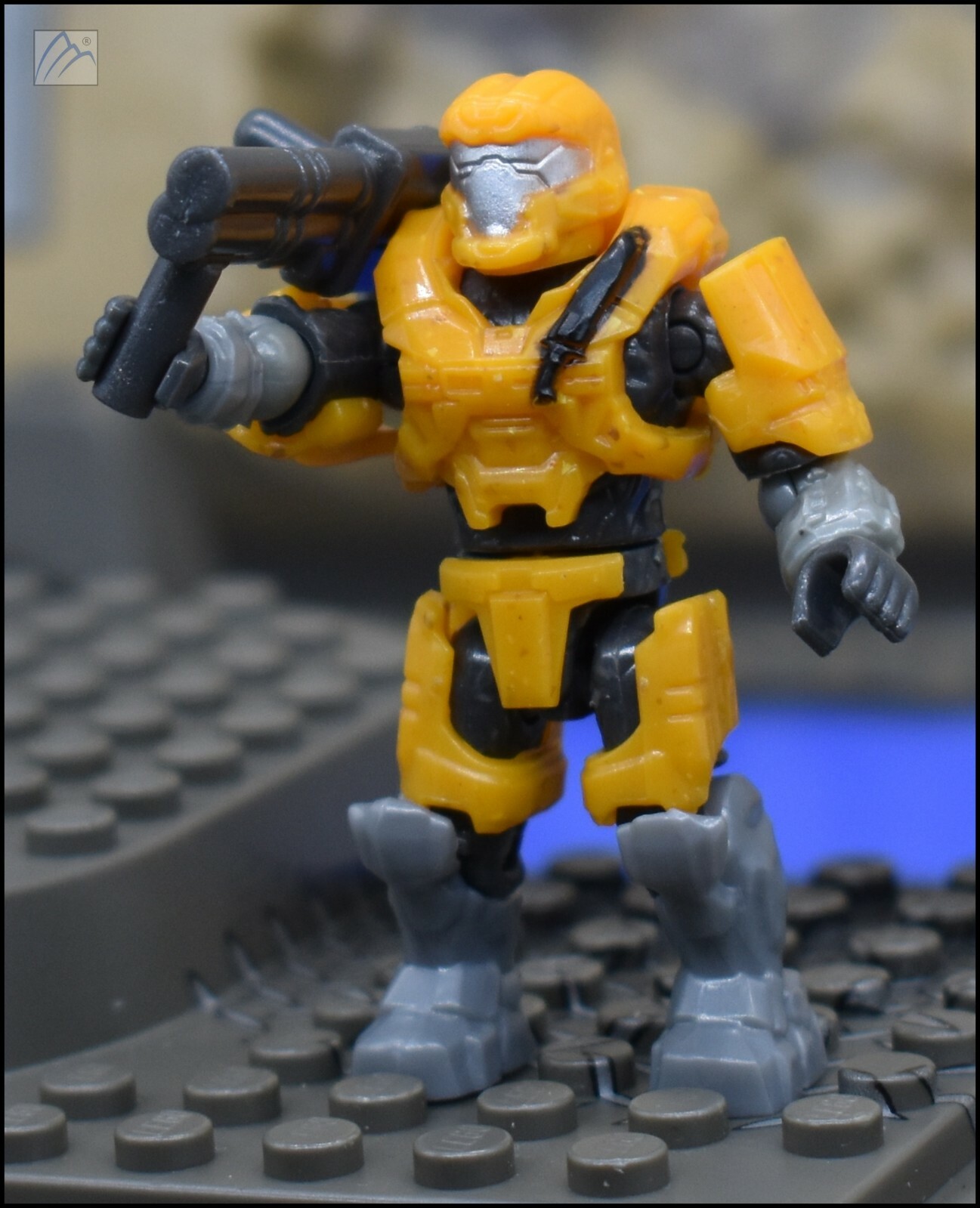 HALO CONSTRUX MEGA BLOKS UNSC YELLOW SPARTAN JFO MINI FIGURE FOXTROT ...