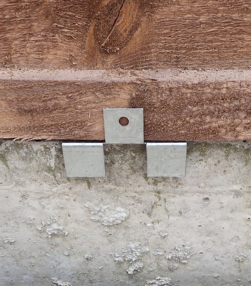 10 x Fence Panels Bending Bent Middle Bow Bowing Warped Clip Wind Waney ...