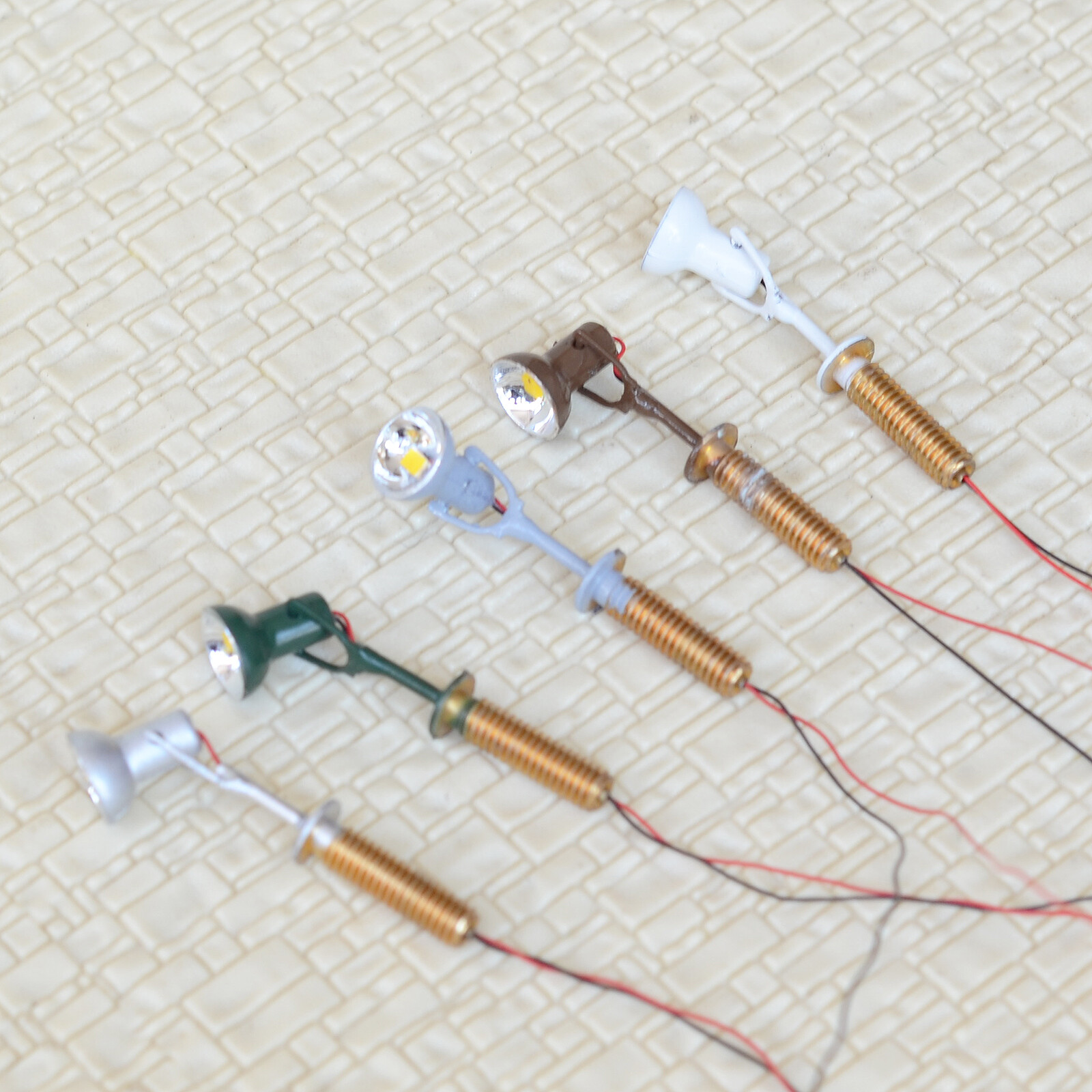 5 x HO scale LED spotlight model limelight projector street lamp post ...