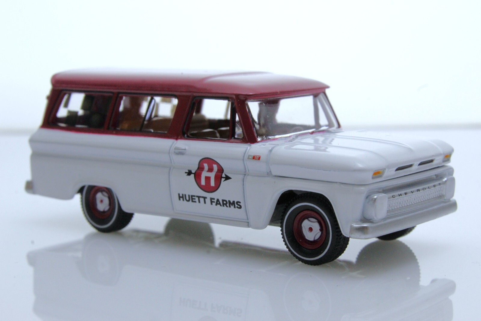 1965 Chevy Suburban K1406 Carryall Truck C10 1:64 Scale Diecast Model ...