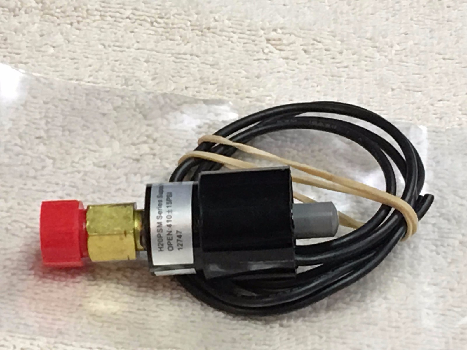 PRESSURE SWITCH High w/Manual Reset Push Button Open: 410 PSI +/- 15 ...