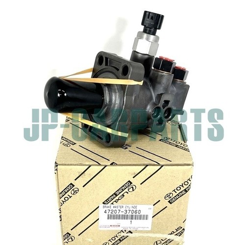 GENUINE TOYOTA BRAKE MASTER CYLINDER, 47207-37060, DYNA BZB40R/50R ...