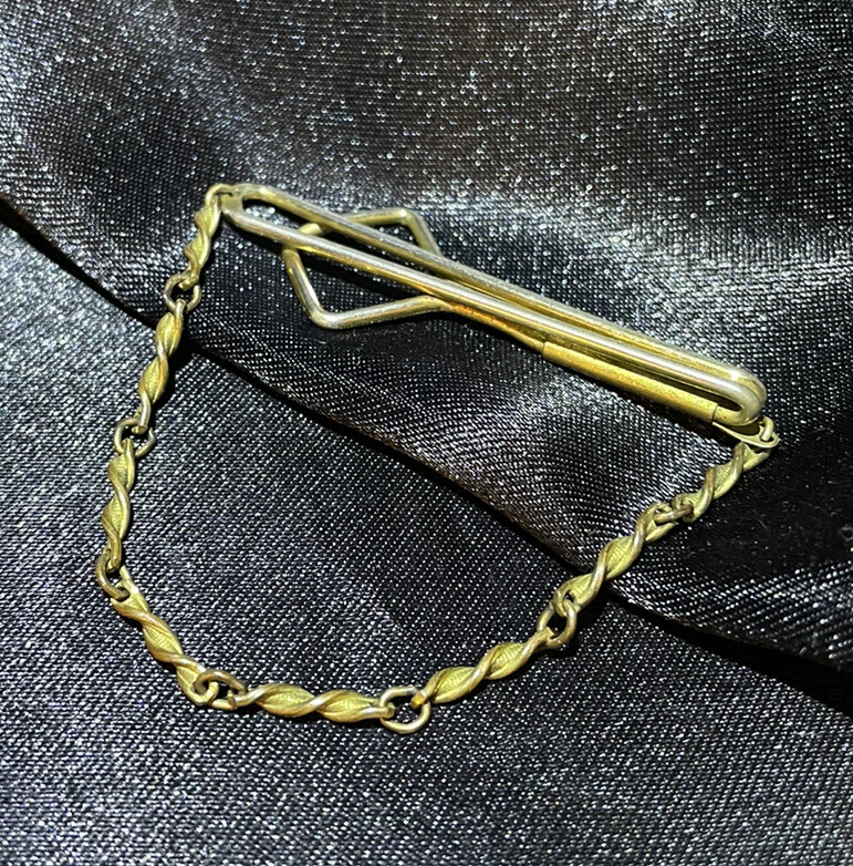 ANTIQUE 1932 SWANK Tie Bar & Fancy Chain, Cravat Hold… - Gem