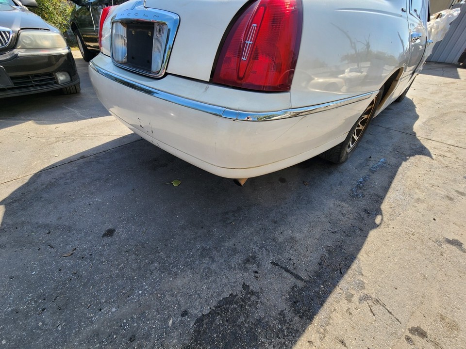 1998-1999-2000-2001-2002 LINCOLN TOWN CAR REAR BUMPER WHITE | eBay