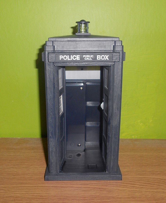 Dr Who - 1st / First Doctor TARDIS (An Unearthly Child) B&M Classic ...