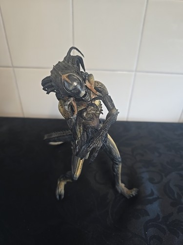 Hybrid Alien 8"(Predalien Closed Mouth) AVP Requiem Neca Action Figure ...