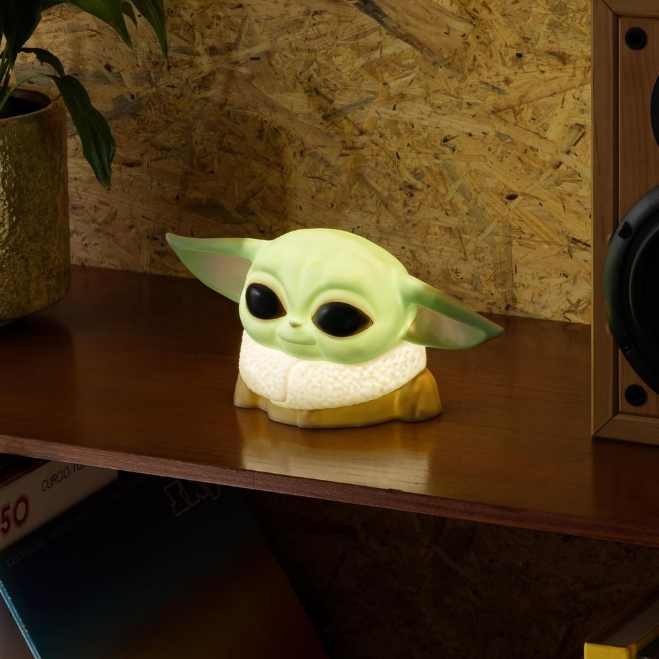 Official Baby Yoda Desk Lamp - Colour Changing Grogu Light for Star ...