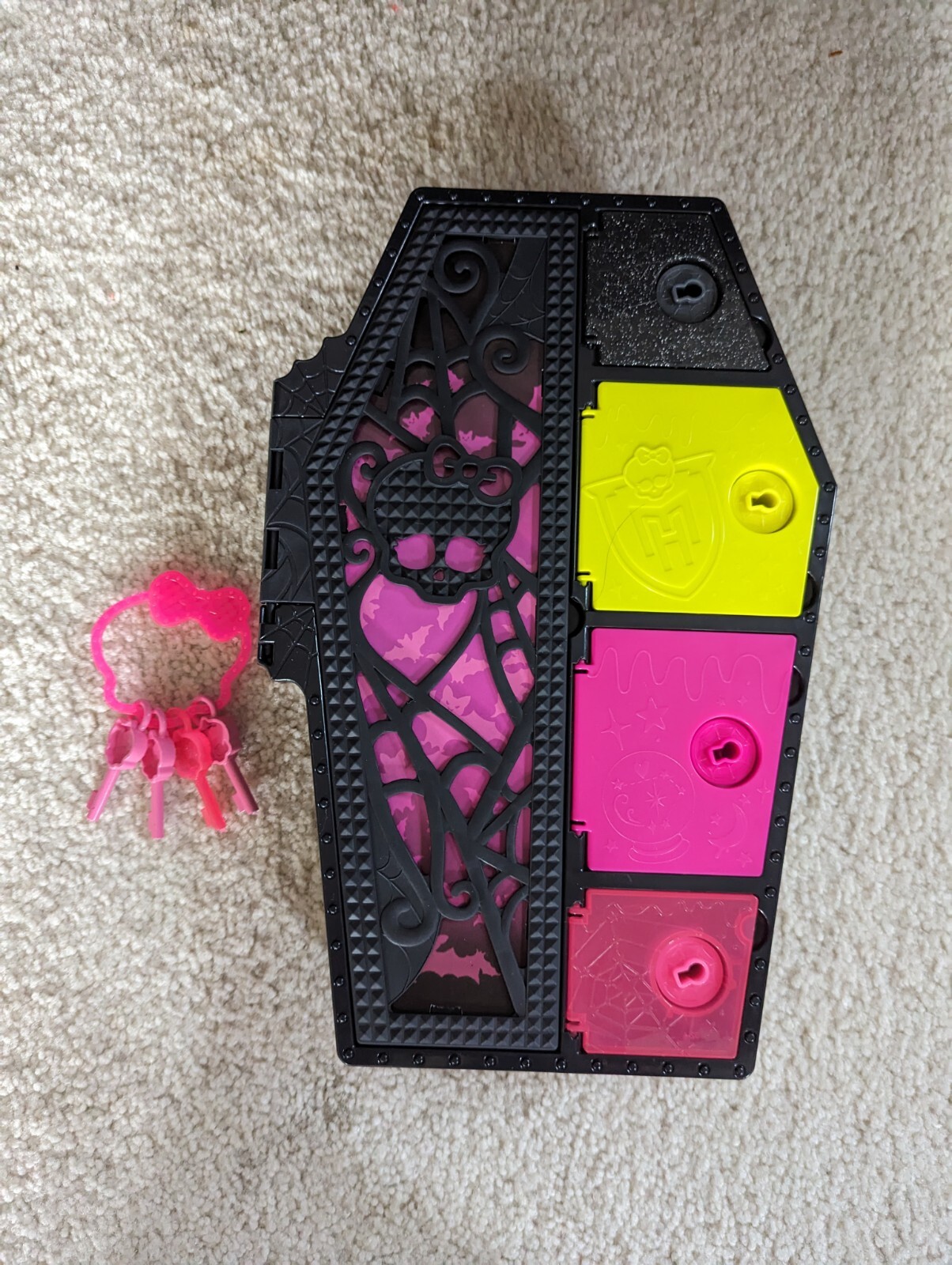 Monster High G3 Neon Frights Draculaura Locker, Keys Only Pre-owned ...