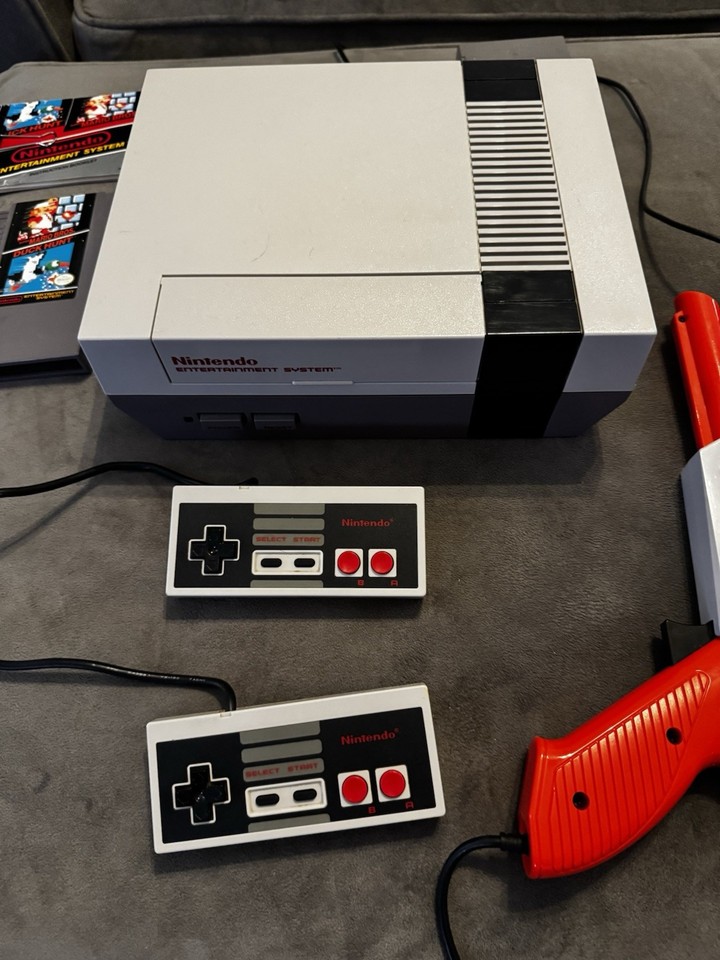 Nintendo NES Console - Tested - Game, Controllers, Duck Hunt Gun, Power ...