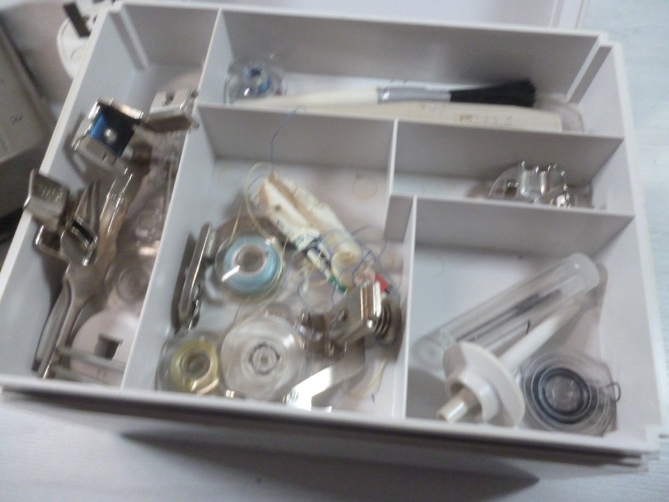 Singer 720 Touch & Sew Sewing Machine Vintage Pedal & Case West Germany ...