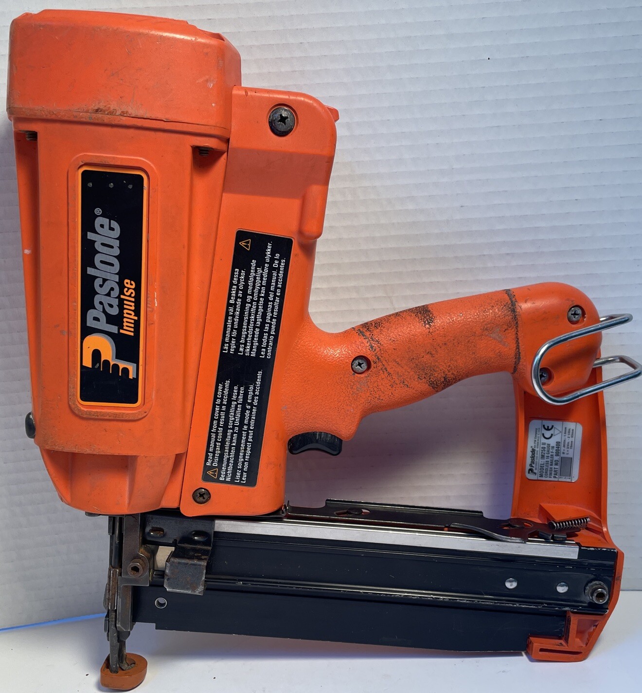 PASLODE IMPULSE IM250 II Cordless Finish Nailer 16 gauge 900400 W ...