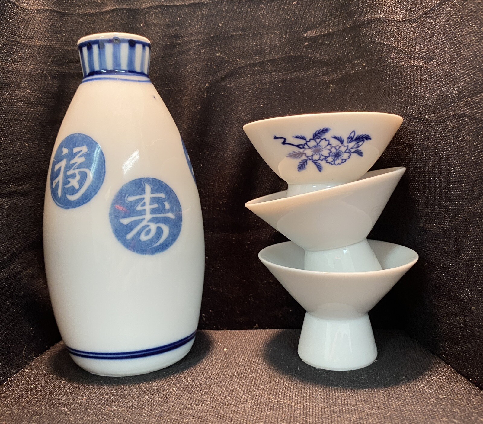 Japanese Porcelain Blue White Sake Set Bottle 3 Cups Japan Kanji ...