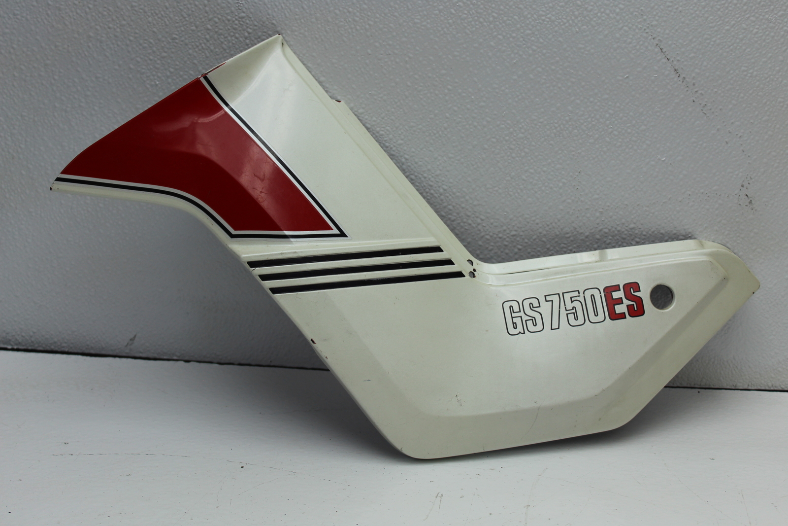 1983 SUZUKI GS750ES GS750 (#390) LEFT SIDE COVER FRAME PANEL (STPU51 ...