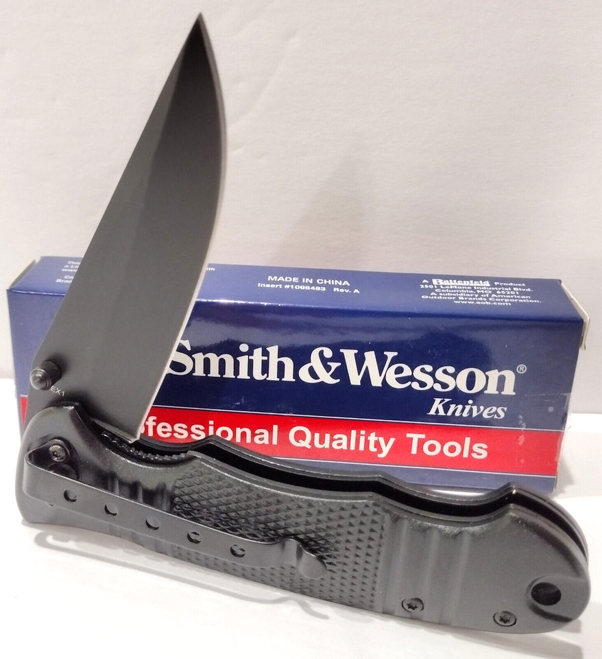 Smith & Wesson FuLl Black Clip Point Blade tactical Folding Pocket ...