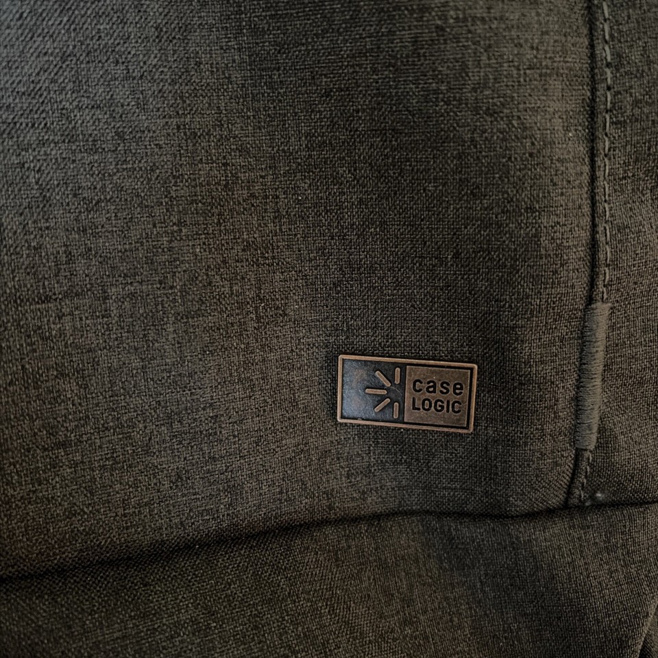 Google 15" 16" Laptop Case Logic ERA Backpack with Luggage Strap | eBay