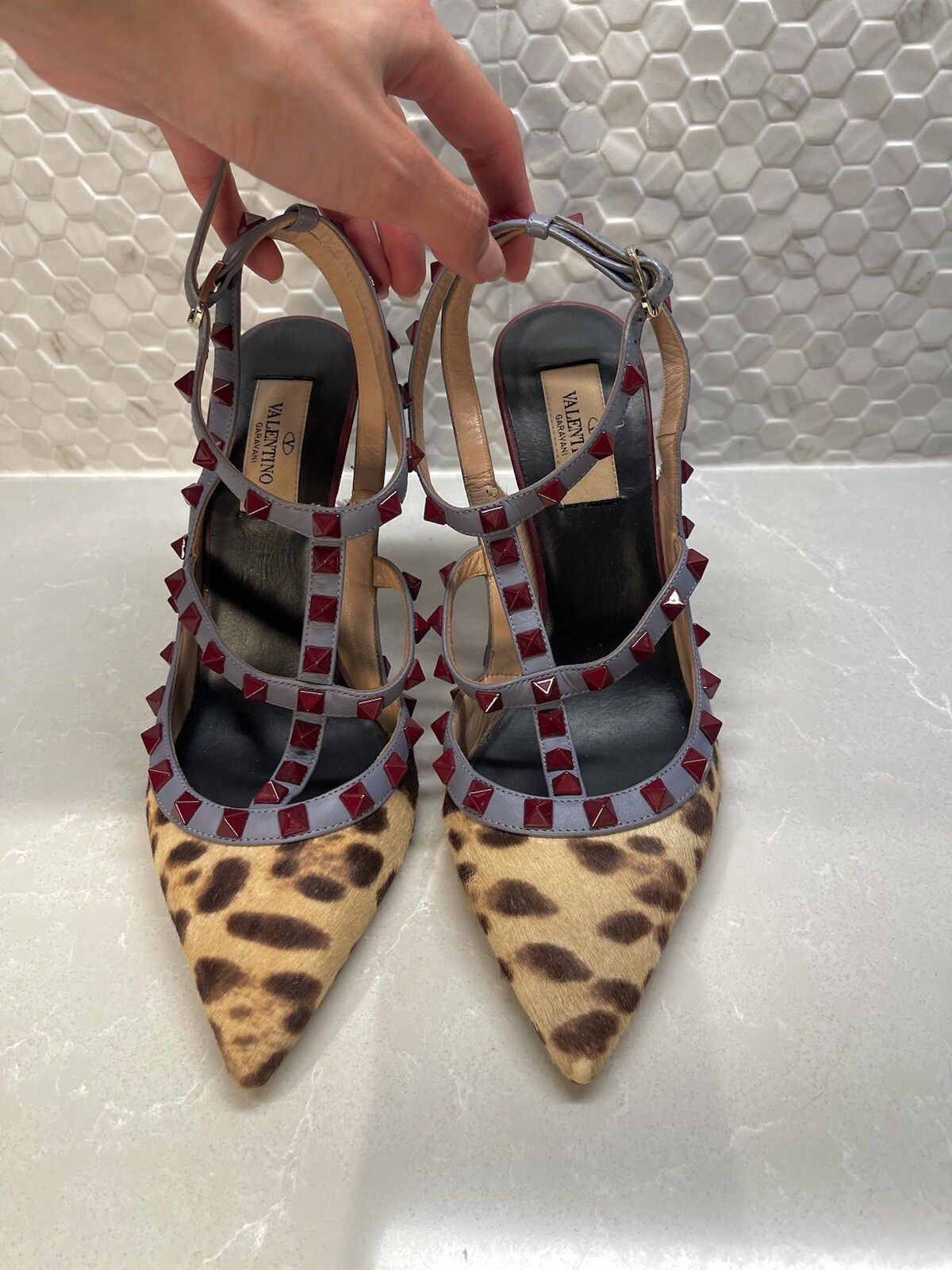 Valentino Animal Print Pumps-Heels AUTHENTIC - Gem