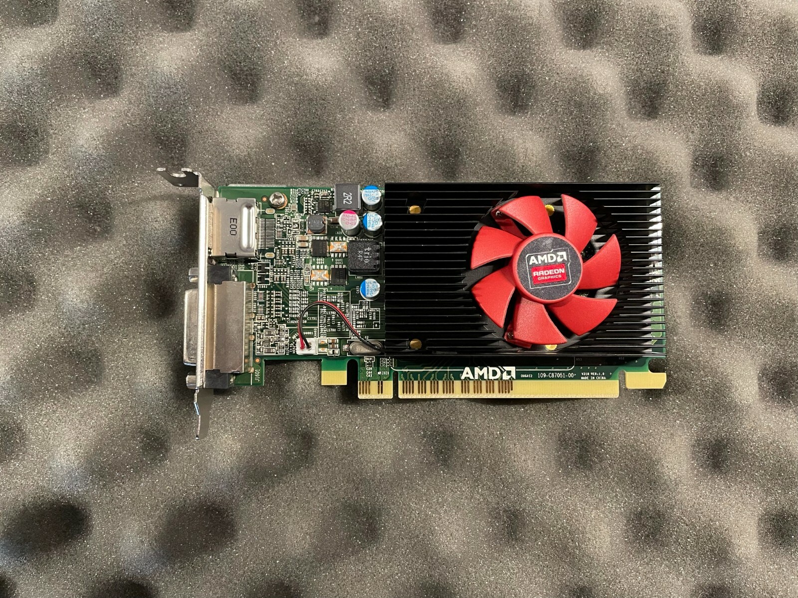 Dell AMD Radeon R5 340X 2GB GDDR3 X0CVJ LP Graphics/Video card *tested*