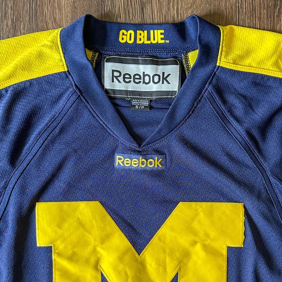 Vintage U of M Wolverines Hockey Jersey Reebok Michigan NCAA Mens Small ...